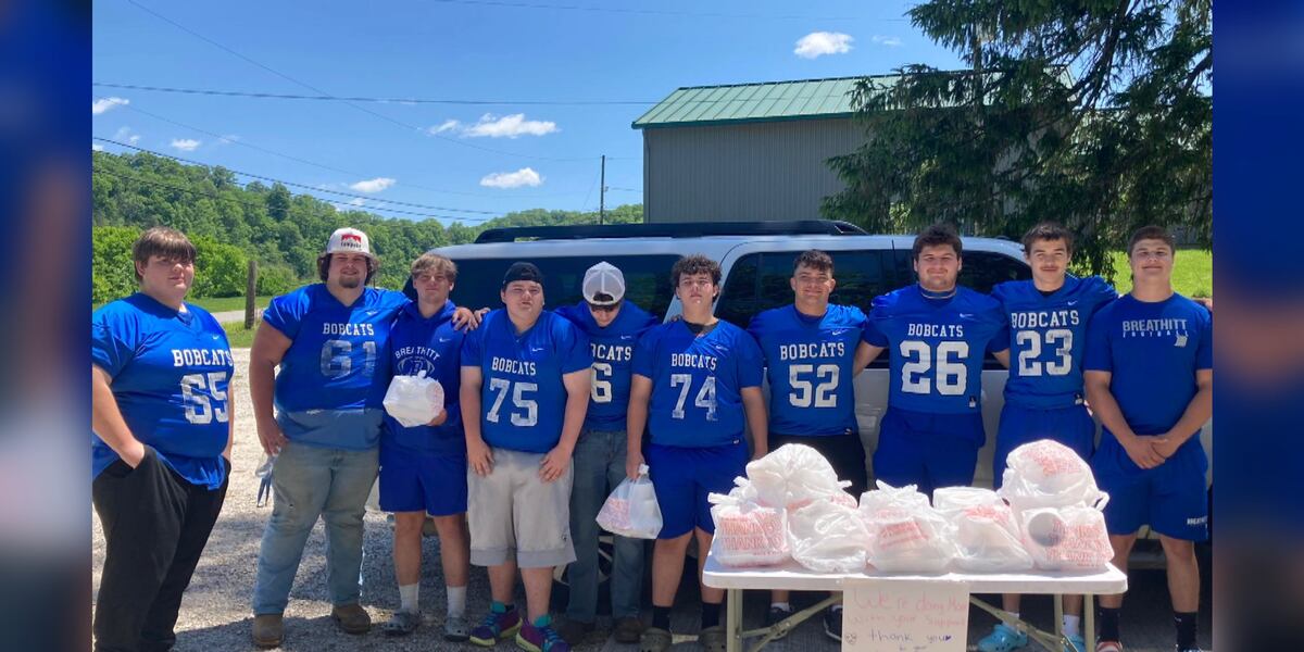 Community rallies behind players injured in crash Community rallies behind players injured in crash
